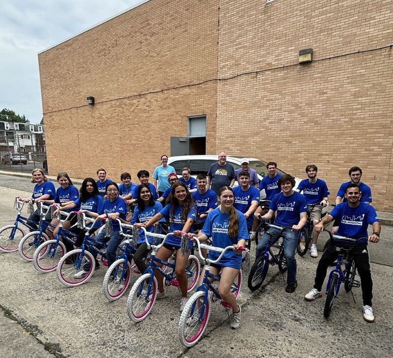 ‘This is a Really Special Place.' More Than 300 Interns Learn About the ...
